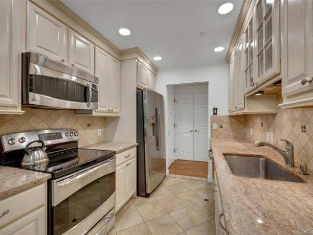 condo with 2 bedroom, Pleasantville NY ES105190333