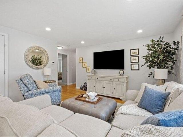 condo with 2 bedroom, Plymouth MA ES105206826
