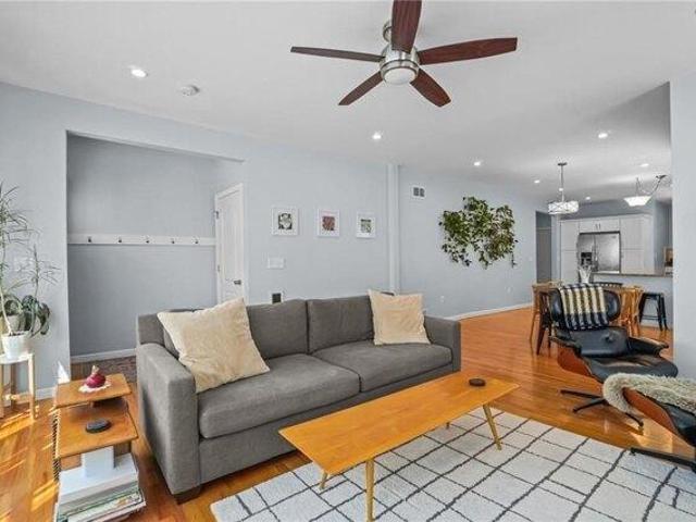 condo with 2 bedroom, Providence RI ES104374903