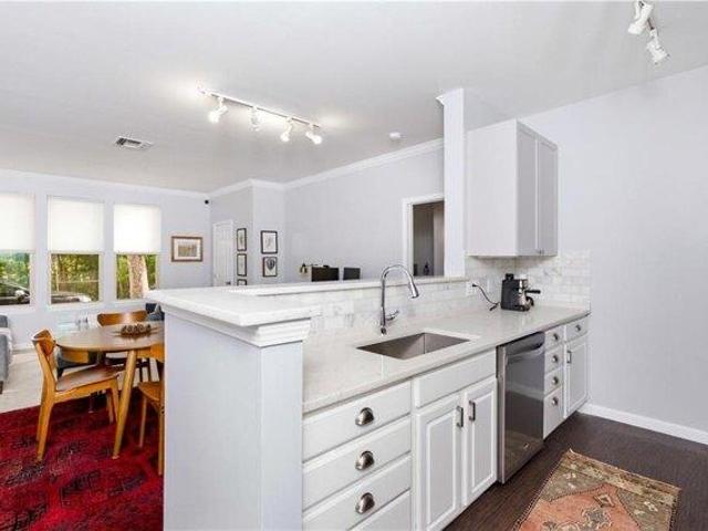 condo with 2 bedroom, Providence RI ES105172389