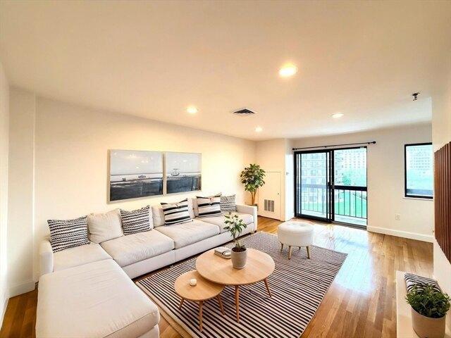 condo with 2 bedroom, Quincy MA ES103250702