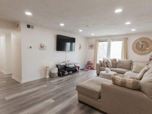 condo with 2 bedroom, Randolph MA DS102592205