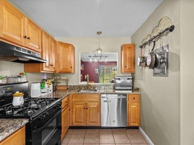 condo with 2 bedroom, Raynham MA DS103033336
