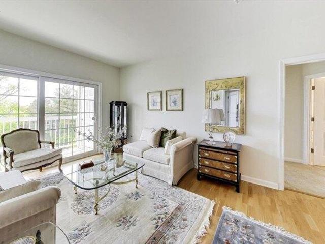 condo with 2 bedroom, Reading MA ES104410755