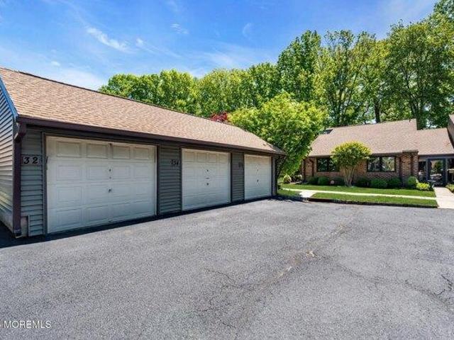 condo with 2 bedroom, Red Bank NJ ES104608546