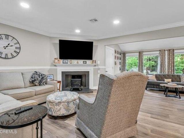 condo with 2 bedroom, Red Bank NJ ES104808865