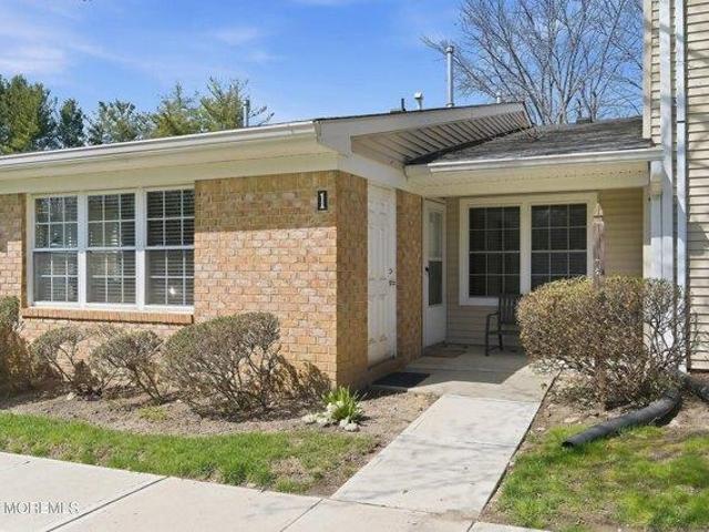 condo with 2 bedroom, Red Bank NJ ES104835892