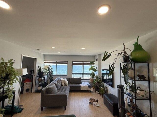 condo with 2 bedroom, Revere MA DS102120241