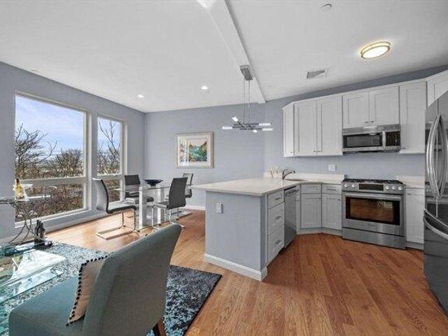 condo with 2 bedroom, Revere MA ES104150600