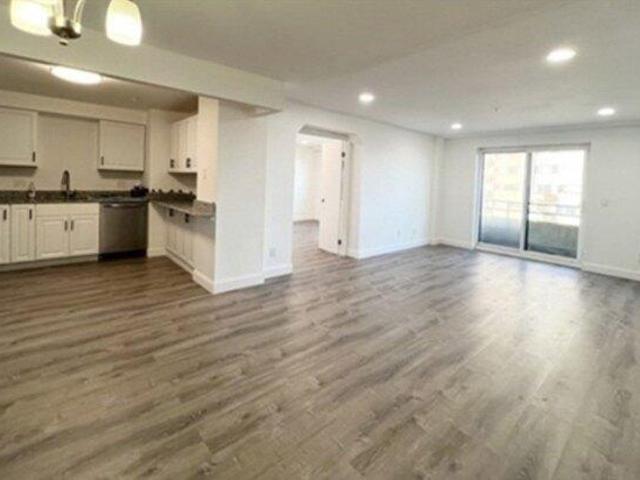 condo with 2 bedroom, Revere MA ES105092925