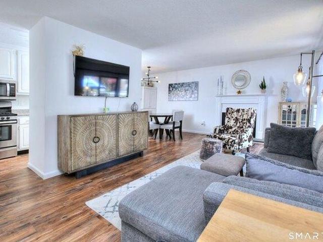 condo with 2 bedroom, Ridgefield CT ES102824773