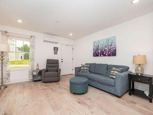 condo with 2 bedroom, Rochester NH DS104112610