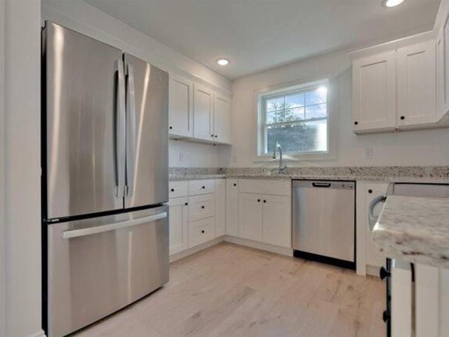 condo with 2 bedroom, Rochester NH ES103250474