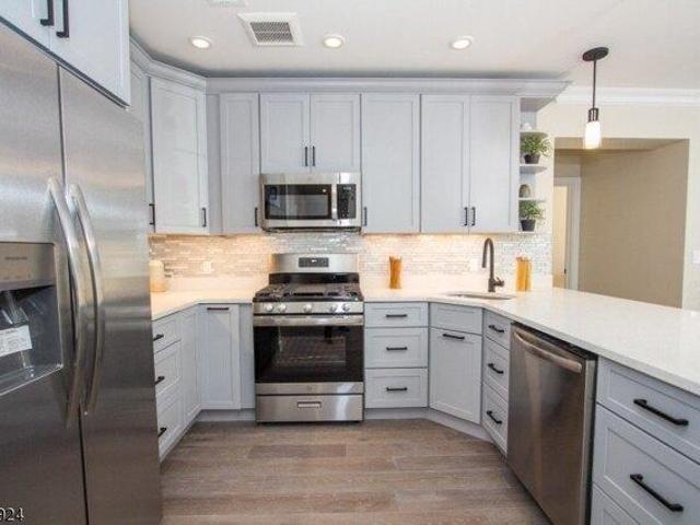 condo with 2 bedroom, Rockaway NJ ES105172062
