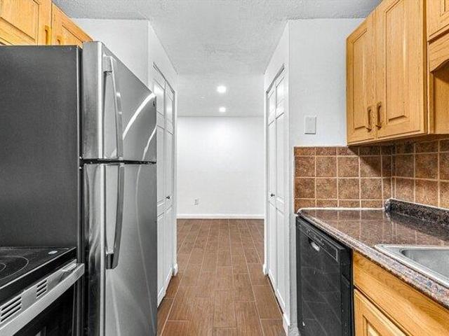 condo with 2 bedroom, Rockland MA ES102959467