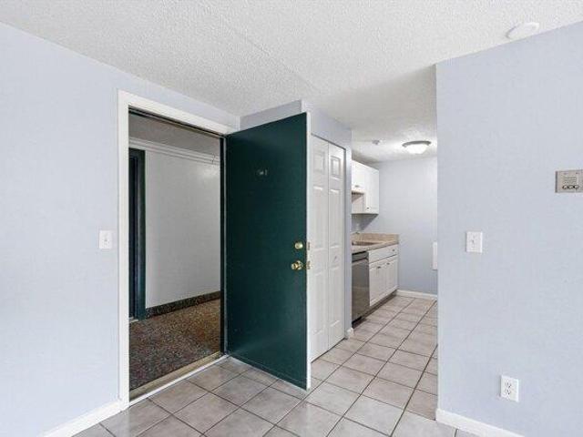 condo with 2 bedroom, Rockland MA ES103927424