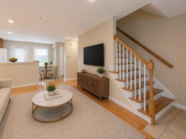 condo with 2 bedroom, Rockland MA ES104151105