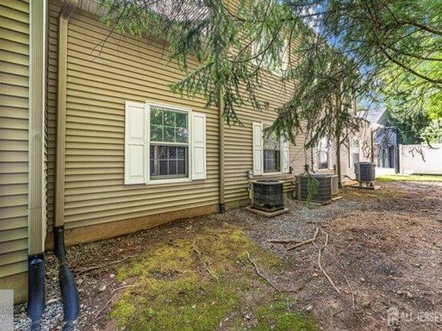 condo with 2 bedroom, Roseland NJ ES105232979