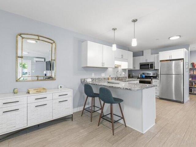 condo with 2 bedroom, Scarborough ME DS104009295