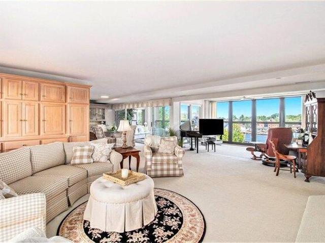 condo with 2 bedroom, Saint Joseph MI DS88389937