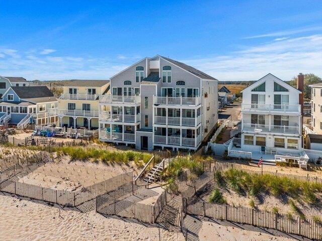 condo with 2 bedroom, Salisbury MA DS102064366