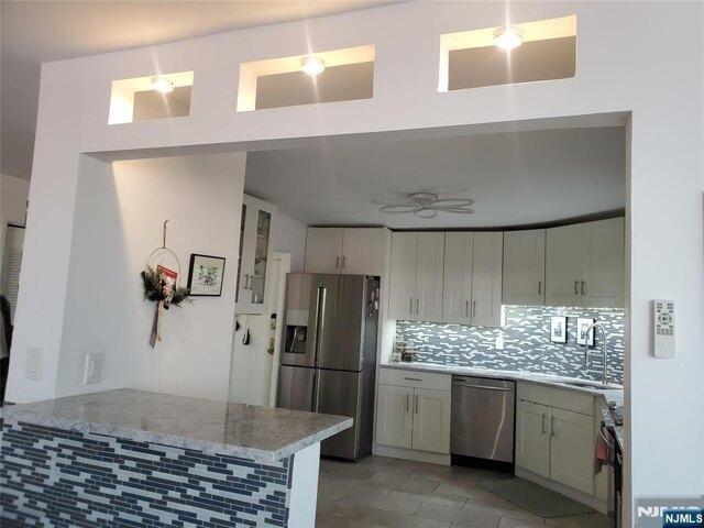 condo with 2 bedroom, Secaucus NJ DS104329592