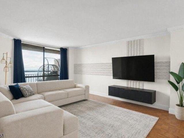 condo with 2 bedroom, Secaucus NJ DS104406226
