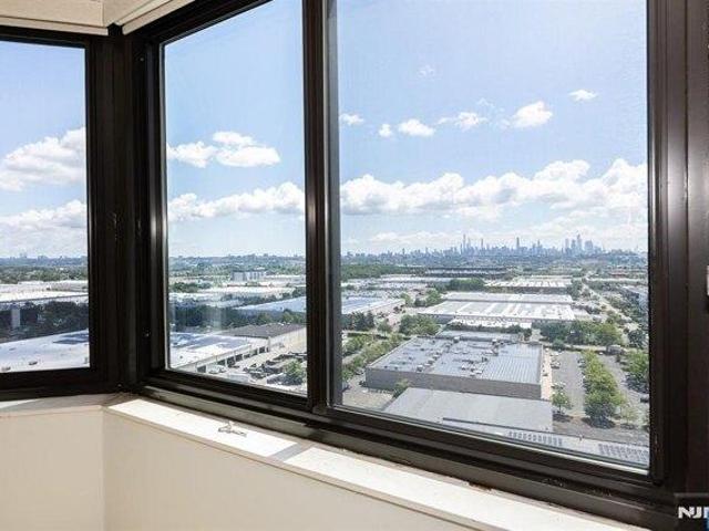 condo with 2 bedroom, Secaucus NJ ES105176362