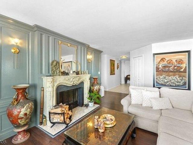 condo with 2 bedroom, Secaucus NJ ES105206611