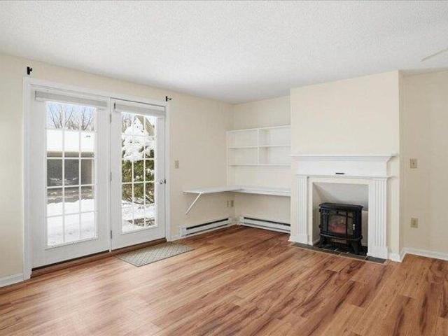 condo with 2 bedroom, Shelburne VT DS101999262