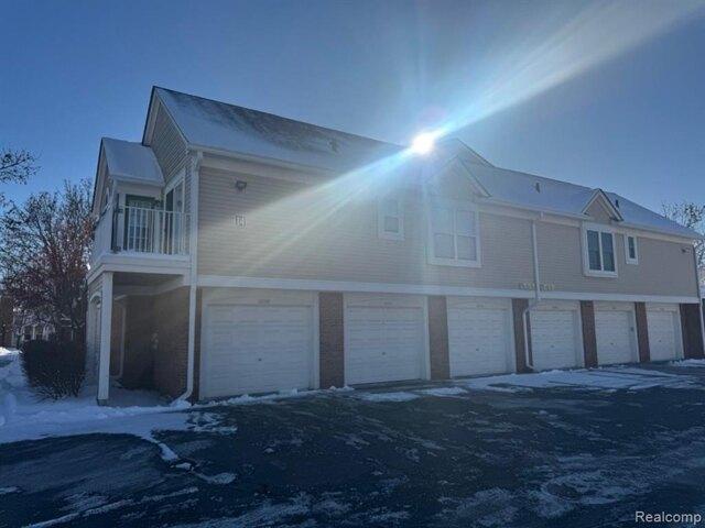 condo with 2 bedroom, Shelby Township MI DS88490559