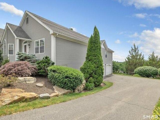 condo with 2 bedroom, Shelton CT ES104192913