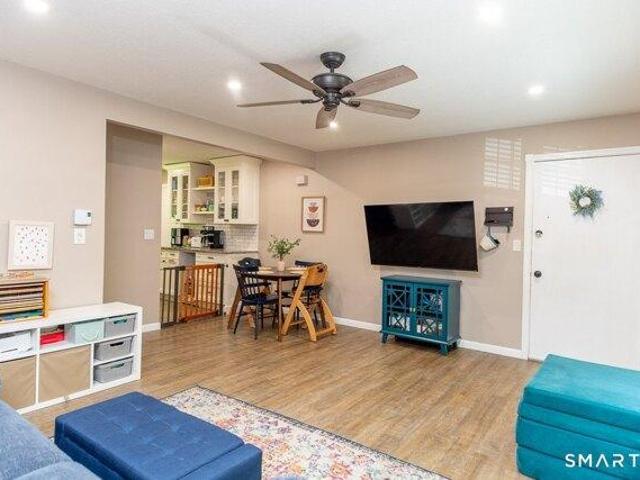 condo with 2 bedroom, Shelton CT ES104811027