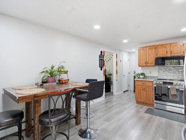 condo with 2 bedroom, Shirley MA DS102592146