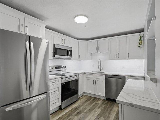 condo with 2 bedroom, Shrewsbury MA ES104848529