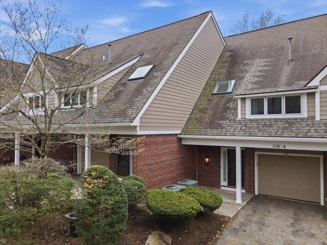 condo with 2 bedroom, Shrewsbury MA ES104850259