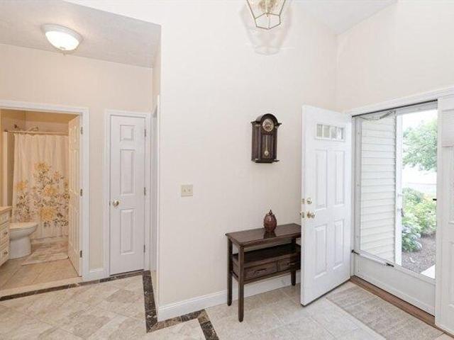 condo with 2 bedroom, Shrewsbury MA ES105041073