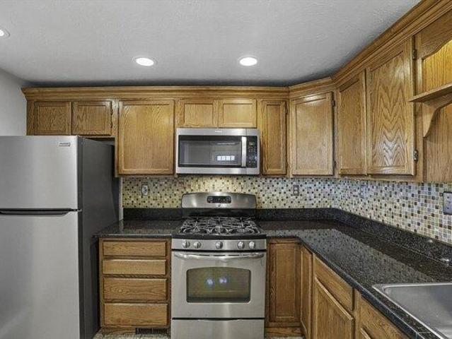 condo with 2 bedroom, Shrewsbury MA ES105143757