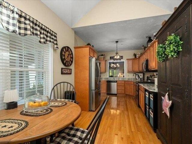condo with 2 bedroom, Shrewsbury MA ES103884995