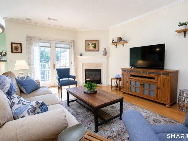 condo with 2 bedroom, Simsbury CT DS104152614