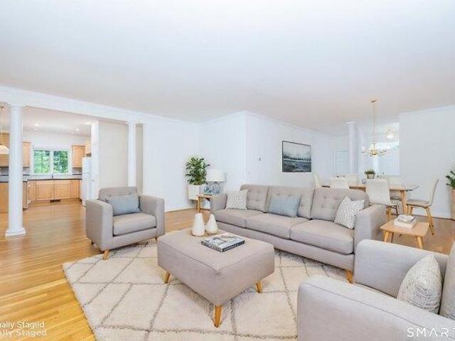 condo with 2 bedroom, Simsbury CT ES105172801