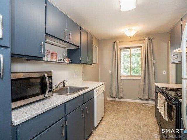 condo with 2 bedroom, Simsbury CT ES105106430