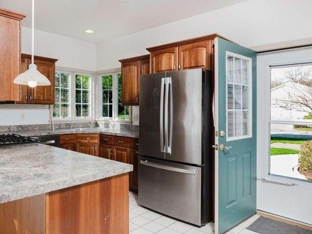 condo with 2 bedroom, Somerset MA ES102959147