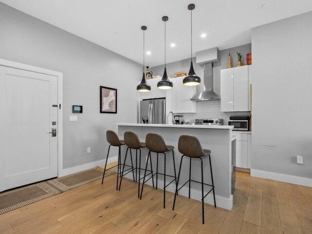 condo with 2 bedroom, Somerville MA DLS103036353