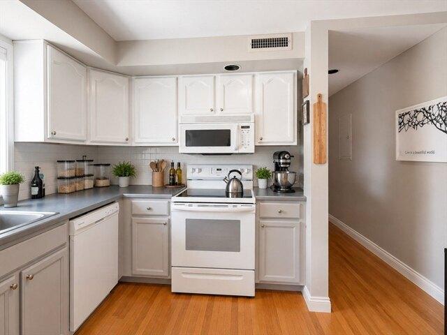 condo with 2 bedroom, Somerville MA ES105061248