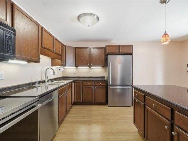 condo with 2 bedroom, South Burlington VT ES103666913