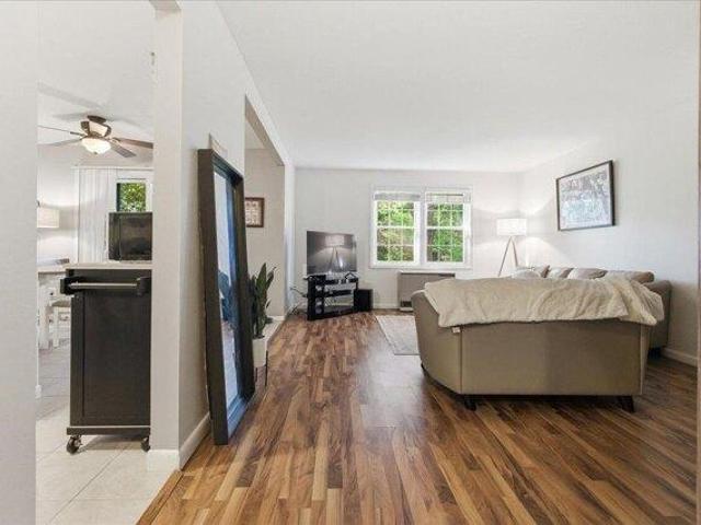 condo with 2 bedroom, South Burlington VT ES103884991
