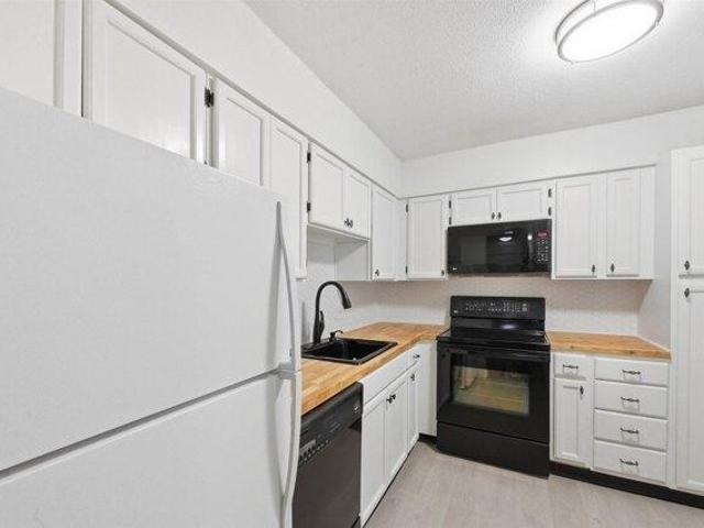 condo with 2 bedroom, South Burlington VT ES103887824