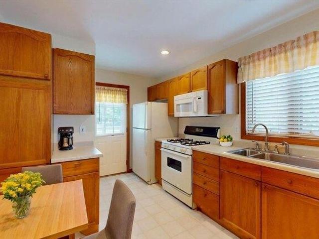 condo with 2 bedroom, South Hadley MA ES105176429
