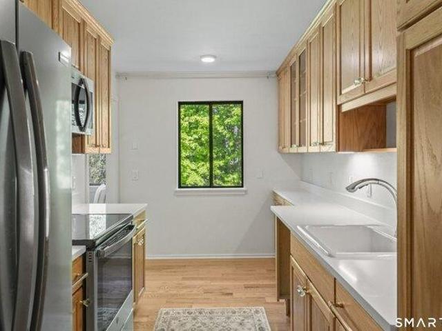 condo with 2 bedroom, Southbury CT DLS102775381